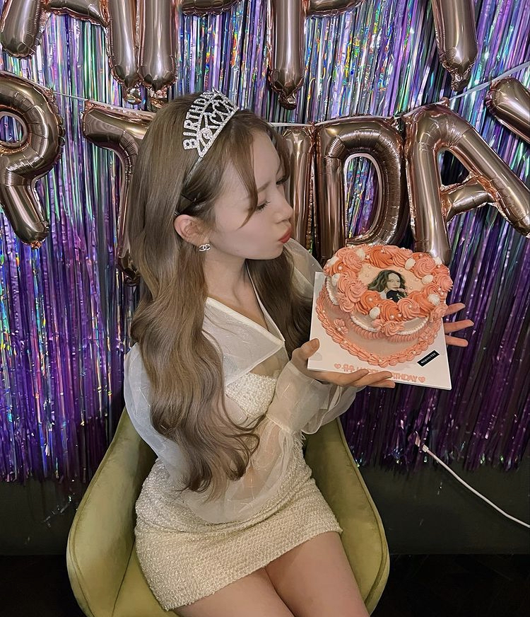 Uchanって？本名や年齢などプロフィール！整形はしてる？プロデュースの帽子が気になる♡ | havicoco