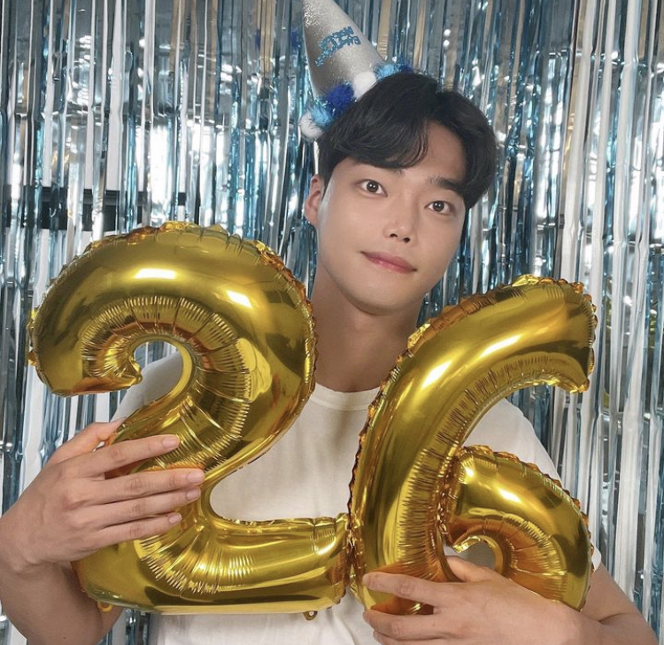 幸あれ～！きばるんの本名・年齢などプロフィール/おねえなの？/性格は？/似ている芸能人一覧！ | havicoco